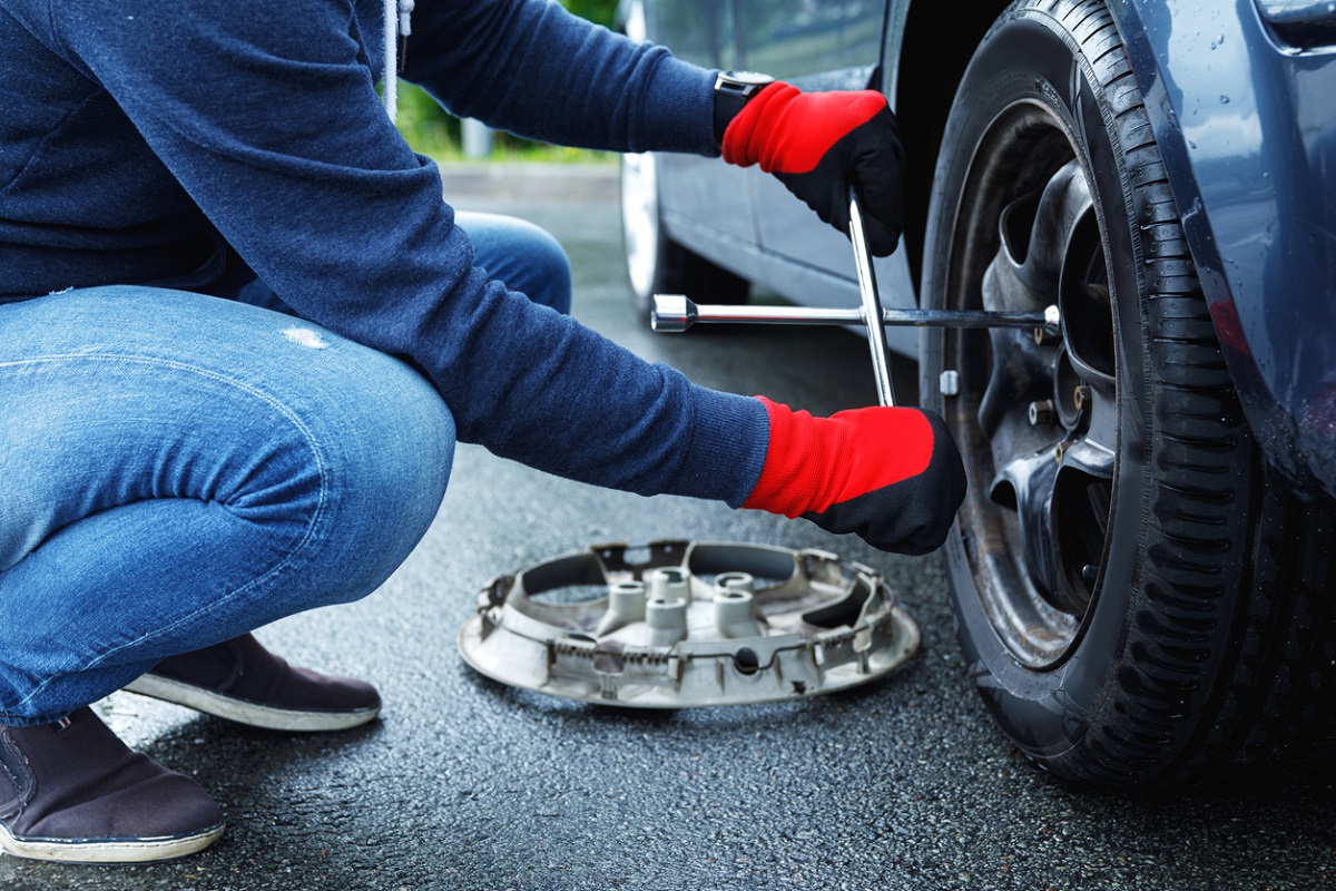 How Do You Change A Tyre MyCarNeedsA